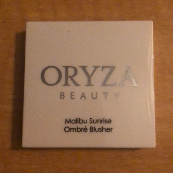 Oryza Beauty | Makeup | Oryza Beauty In Malibu Sunrise Ombr Blusher ...